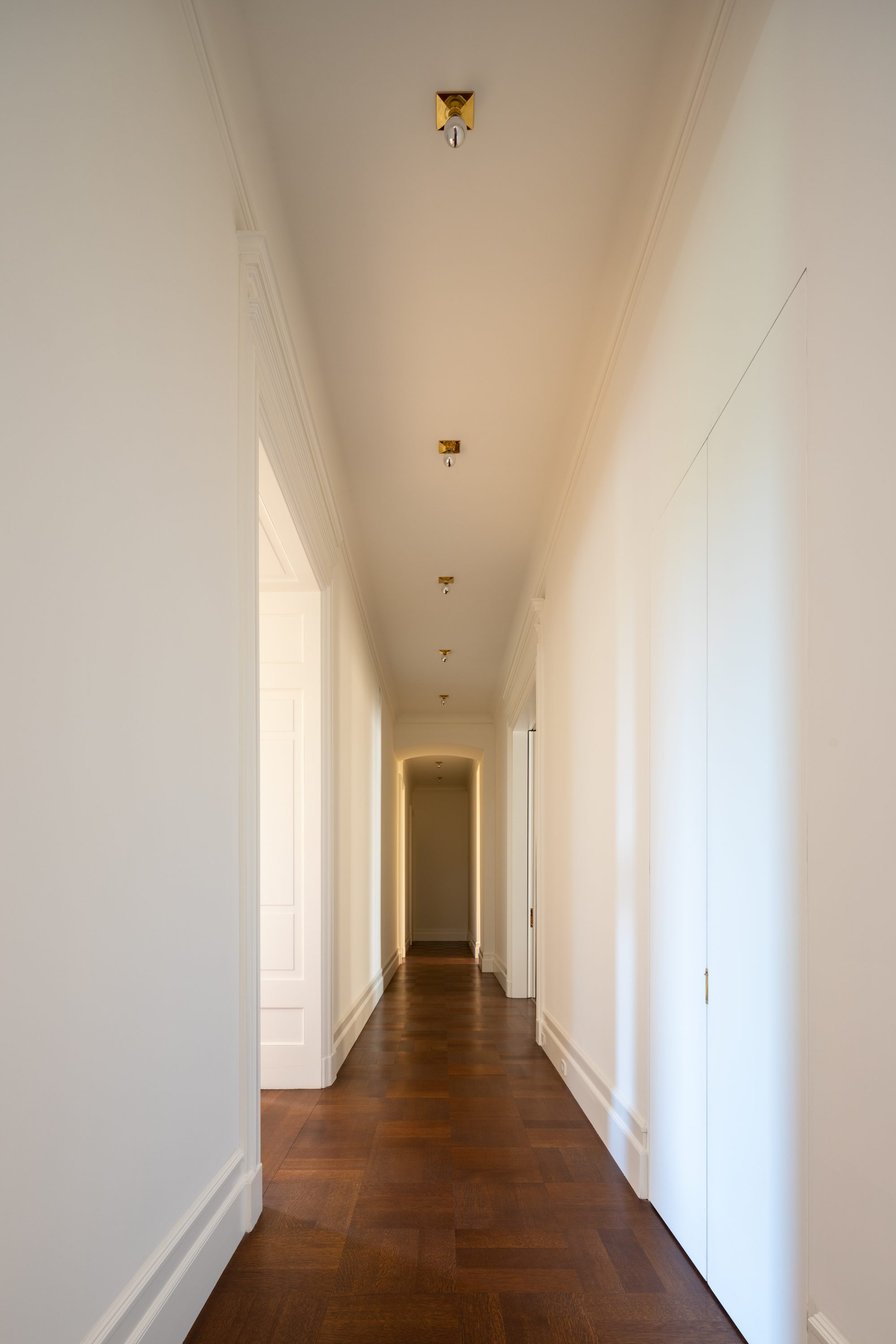 Vica Light Unlacquered Brass | Fundamentals | Vica by Annabelle Selldorf